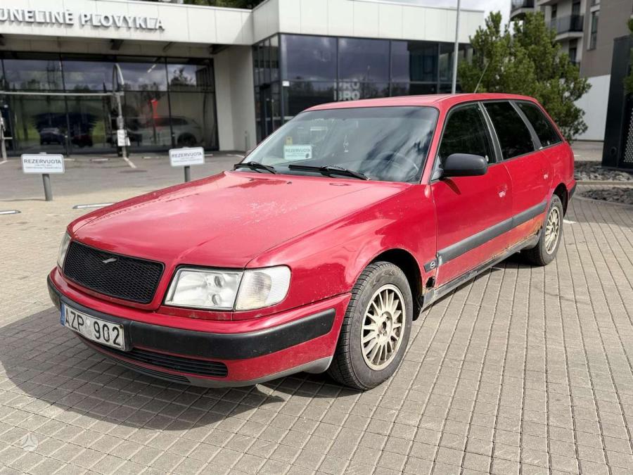 Красный Ауди 100 1993 в Вильнюс, объемом двигателя 2.46 л и пробегом 430 тыс. км за 450 €, фото 1 на AUTOMOTO.COM.LV