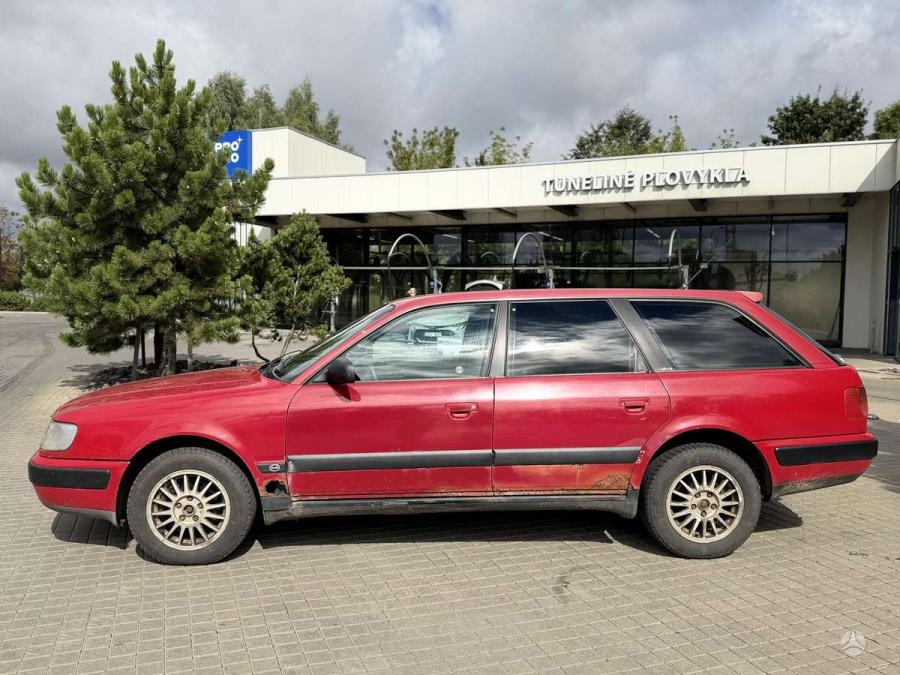 Красный Ауди 100 1993 в Вильнюс, объемом двигателя 2.46 л и пробегом 430 тыс. км за 450 €, фото 3 на AUTOMOTO.COM.LV