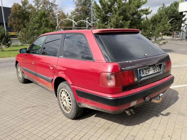 Red Audi 100 1993 in Vilnius, with an engine capacity of 2.46 L and mileage of 430 thousand km for 450 €, photo 4 on AUTOMOTO.COM.LV