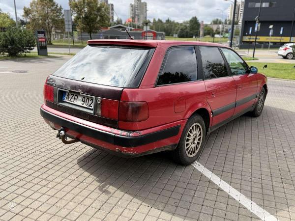 Red Audi 100 1993 in Vilnius, with an engine capacity of 2.46 L and mileage of 430 thousand km for 450 €, photo 6 on AUTOMOTO.COM.LV
