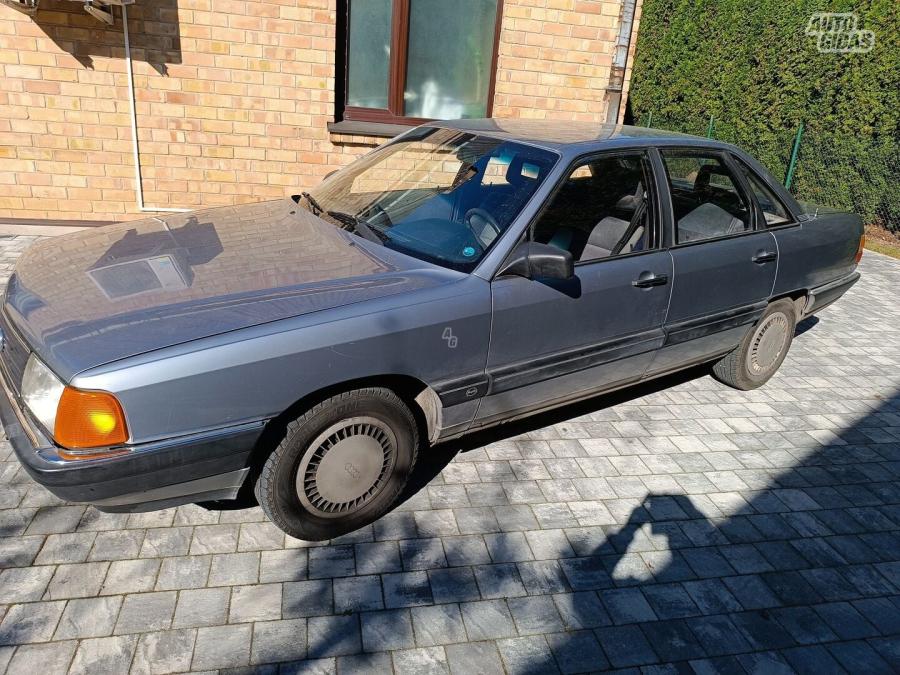 Audi 100 1984 Panevēža, ar dzinēja tilpumu 2.20 L un nobraukumu 393 tūkst. km par 800 €, foto 5 vietnē AUTOMOTO.COM.LV