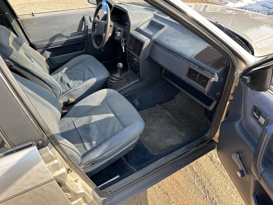 Audi 100 1986 Viļņa, ar dzinēja tilpumu 1.80 L un nobraukumu 325 tūkst. km par 750 €, foto 14 vietnē AUTOMOTO.COM.LV
