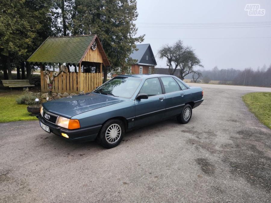 Audi 100 1988 Viļņa, ar dzinēja tilpumu 2.30 L un nobraukumu 339 tūkst. km par 1550 €, foto 3 vietnē AUTOMOTO.COM.LV
