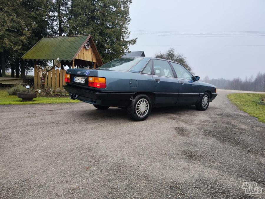 Audi 100 1988 Viļņa, ar dzinēja tilpumu 2.30 L un nobraukumu 339 tūkst. km par 1550 €, foto 6 vietnē AUTOMOTO.COM.LV
