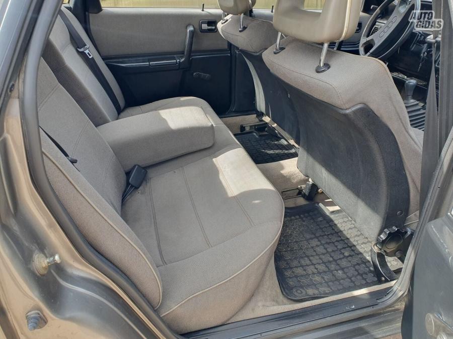 Audi 100 1988 Viļņa, ar dzinēja tilpumu 1.80 L un nobraukumu 218 tūkst. km par 1499 €, foto 9 vietnē AUTOMOTO.COM.LV