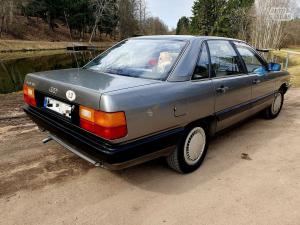 Audi 100 1988 Viļņa, ar dzinēja tilpumu 1.80 L un nobraukumu 218 tūkst. km par 1499 €, foto 14 vietnē AUTOMOTO.COM.LV
