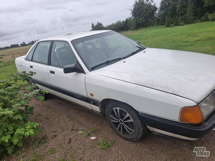 Audi 100 1989 in Kretinga, with an engine capacity of 2.20 L and mileage of 355 thousand km for 950 €, photo 4 on AUTOMOTO.COM.LV