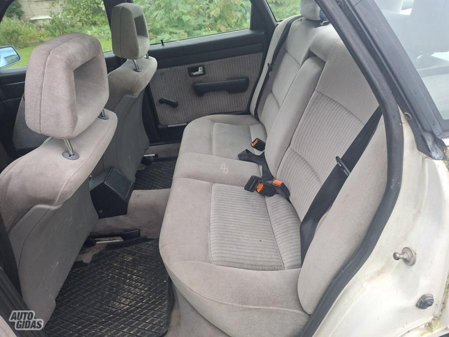 Audi 100 1989 in Kretinga, with an engine capacity of 2.20 L and mileage of 355 thousand km for 950 €, photo 7 on AUTOMOTO.COM.LV