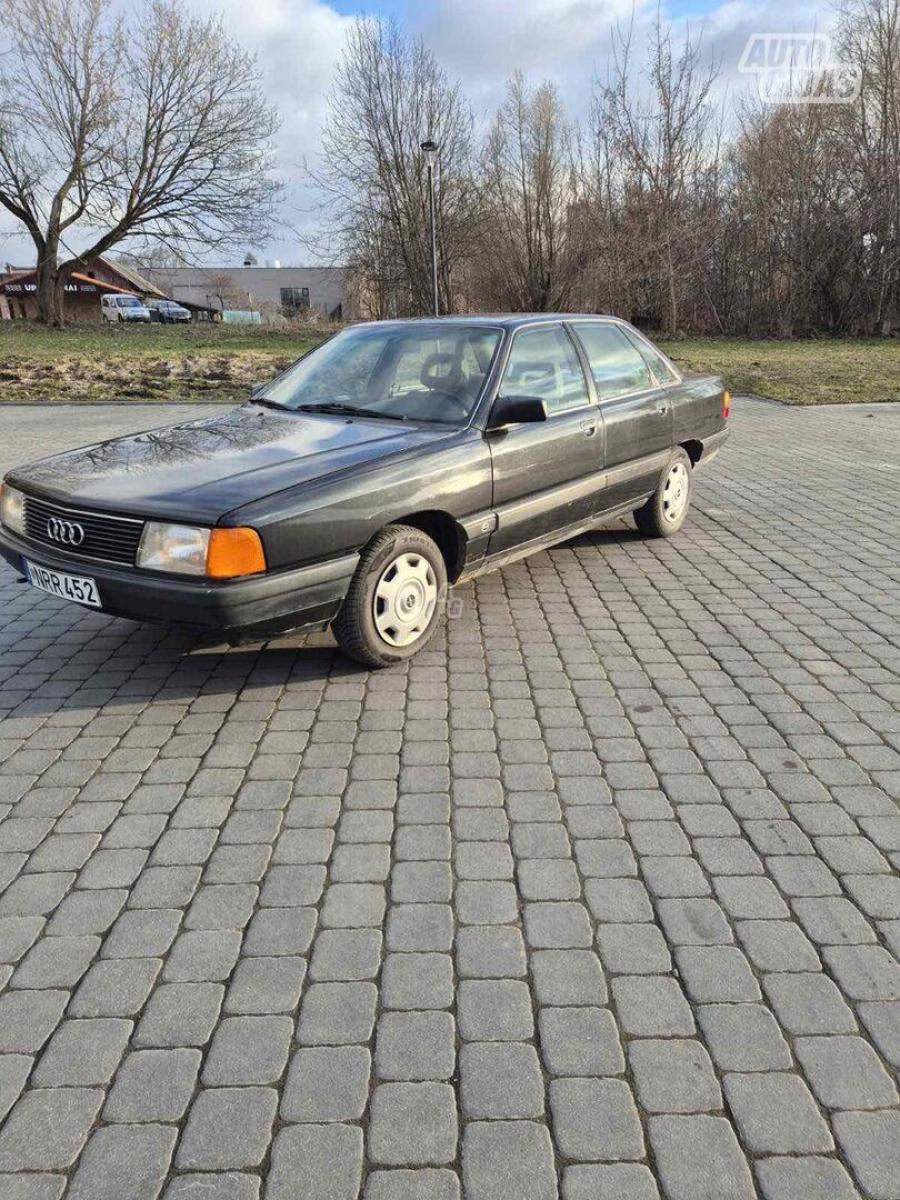 Audi 100 1990 in Silute, with an engine capacity of 1.80 L and mileage of 217 thousand km for 690 €, photo 1 on AUTOMOTO.COM.LV