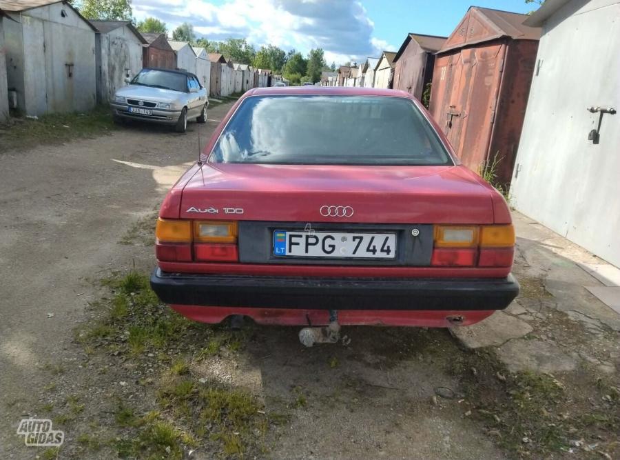 Audi 100 1991 in Siauliai, with an engine capacity of 1.80 L and mileage of 252 thousand km for 850 €, photo 4 on AUTOMOTO.COM.LV