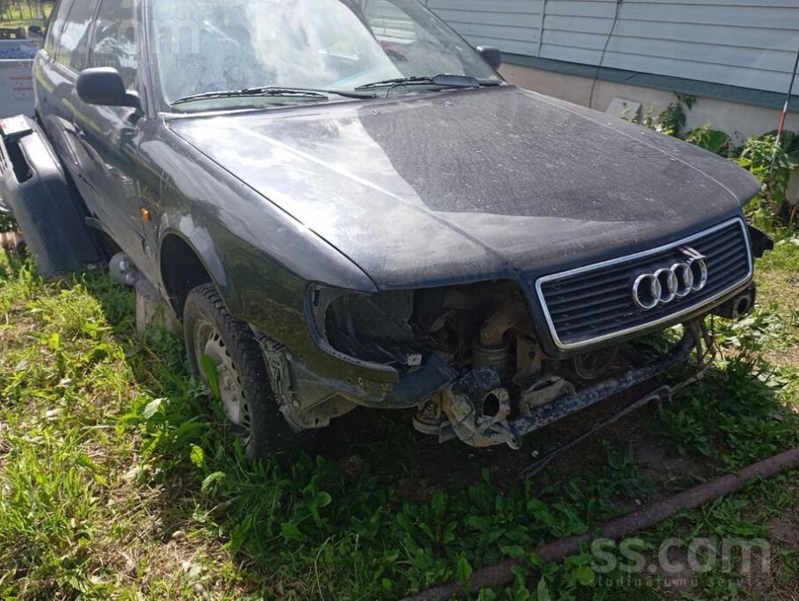 Violet Audi 100 1993 in Rezekne, with an engine capacity of 2.40 L and mileage of 250 thousand km for 400 €, photo 1 on AUTOMOTO.COM.LV