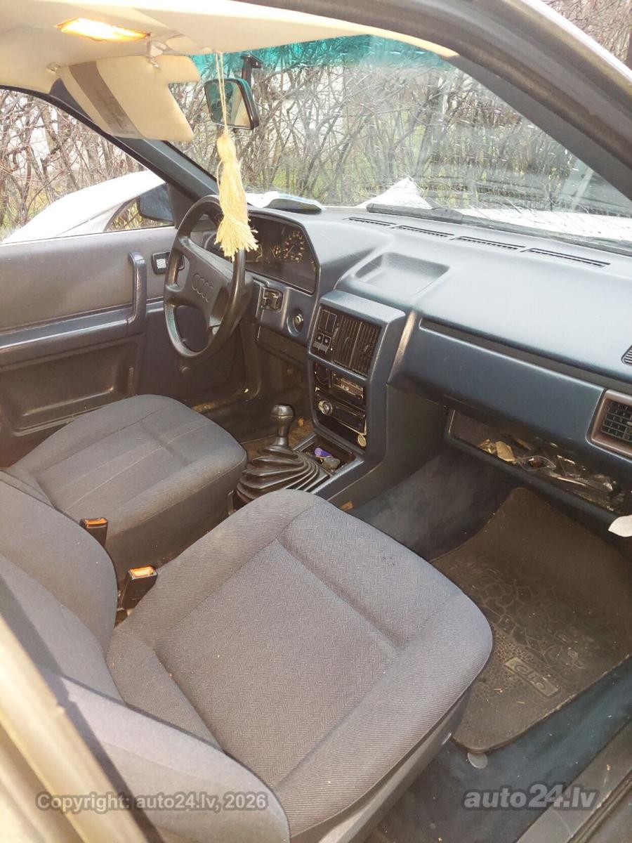 Balts Audi 100 1986 Tallina, ar dzinēja tilpumu 1.80 L un nobraukumu 244 tūkst. km par 1200 €, foto 5 vietnē AUTOMOTO.COM.LV