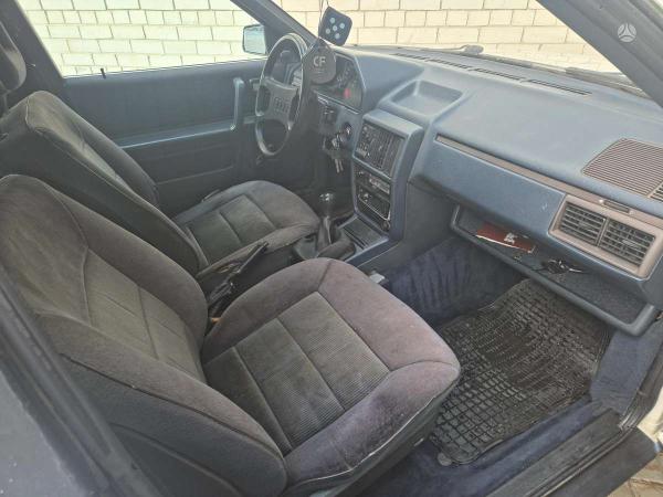 Balts Audi 100 1986 Viļņa, ar dzinēja tilpumu 1.80 L un nobraukumu 256 tūkst. km par 1100 €, foto 7 vietnē AUTOMOTO.COM.LV