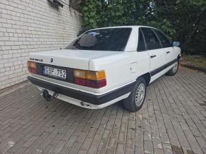 Белый Ауди 100 1986 в Вильнюс, объемом двигателя 1.80 л и пробегом 256 тыс. км за 1050 €, фото 4 на AUTOMOTO.COM.LV