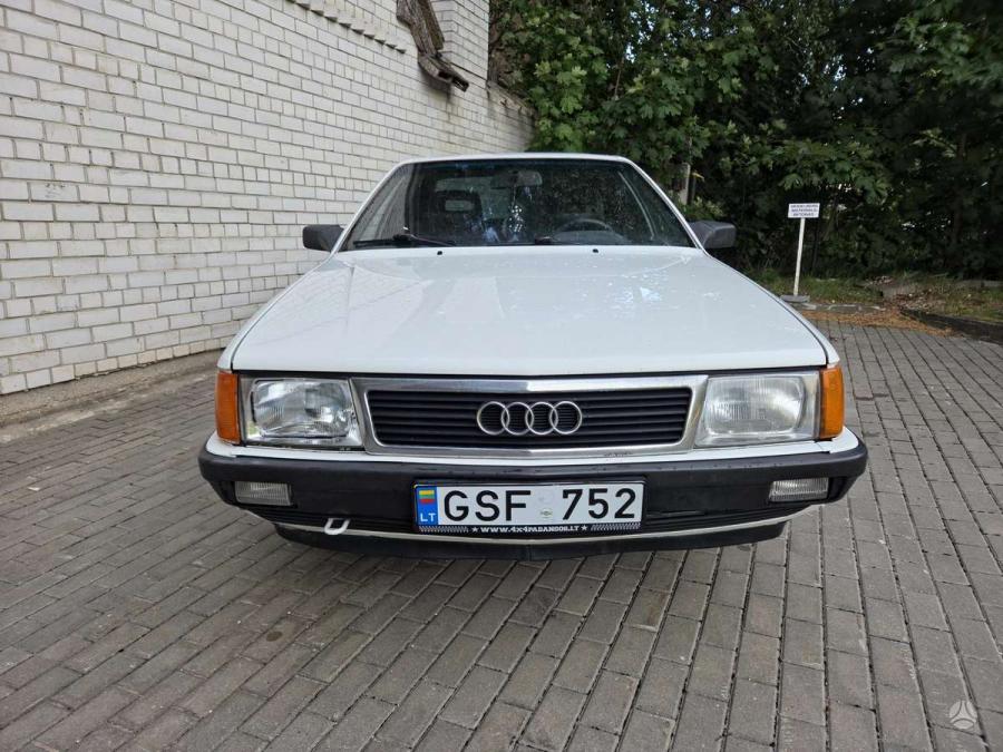 Белый Ауди 100 1986 в Вильнюс, объемом двигателя 1.80 л и пробегом 256 тыс. км за 1050 €, фото 6 на AUTOMOTO.COM.LV