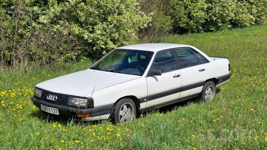 Balts Audi 100 1987 Ludza, ar dzinēja tilpumu 2.00 L un nobraukumu 300 tūkst. km par 1300 €, foto 1 vietnē AUTOMOTO.COM.LV