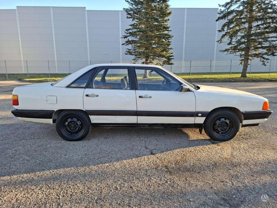 Balts Audi 100 1987 Plungė, ar dzinēja tilpumu 1.97 L un nobraukumu 209 tūkst. km par 1350 €, foto 11 vietnē AUTOMOTO.COM.LV