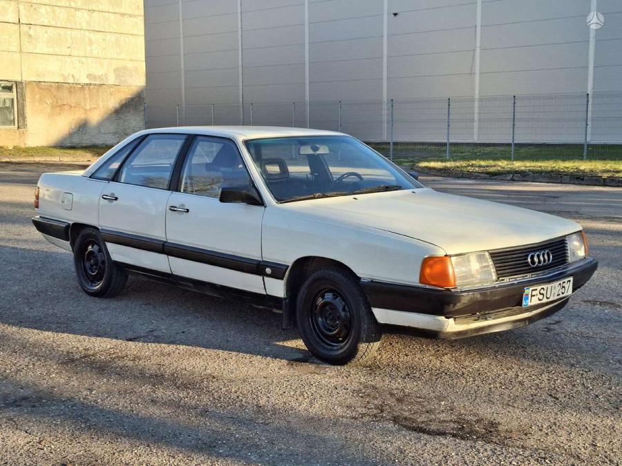 White Audi 100 1987 in Plunge, with an engine capacity of 1.97 L and mileage of 208 thousand km for 1750 €, photo 7 on AUTOMOTO.COM.LV