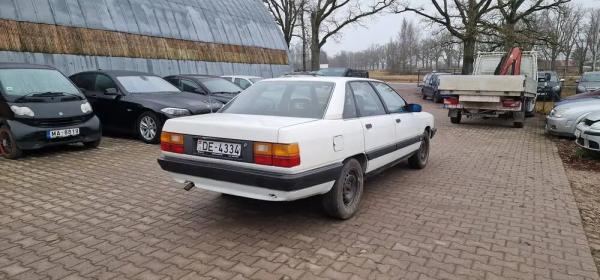 Белый Ауди 100 1989 в Валмиера, объемом двигателя 1.80 л и пробегом 425 тыс. км за 1150 €, фото 3 на AUTOMOTO.COM.LV