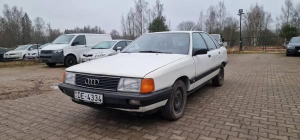 Белый Ауди 100 1989 в Валмиера, объемом двигателя 1.80 л и пробегом 425 тыс. км за 1150 €, фото 6 на AUTOMOTO.COM.LV