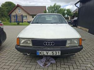 Белый Ауди 100 1989 в Кретинга, объемом двигателя 2.20 л и пробегом 365 тыс. км за 950 €, фото  на AUTOMOTO.COM.LV