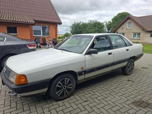 White Audi 100 1989 in Kretinga, with an engine capacity of 2.20 L and mileage of 365 thousand km for 950 €, photo 3 on AUTOMOTO.COM.LV