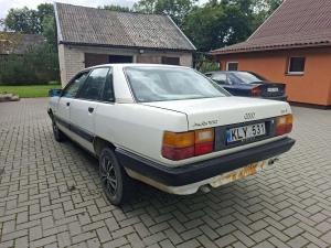 White Audi 100 1989 in Kretinga, with an engine capacity of 2.20 L and mileage of 365 thousand km for 950 €, photo 4 on AUTOMOTO.COM.LV