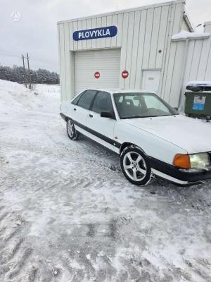 Balts Audi 100 1990 Šilalė, ar dzinēja tilpumu 2.00 L un nobraukumu 160 tūkst. km par 1400 €, foto  vietnē AUTOMOTO.COM.LV