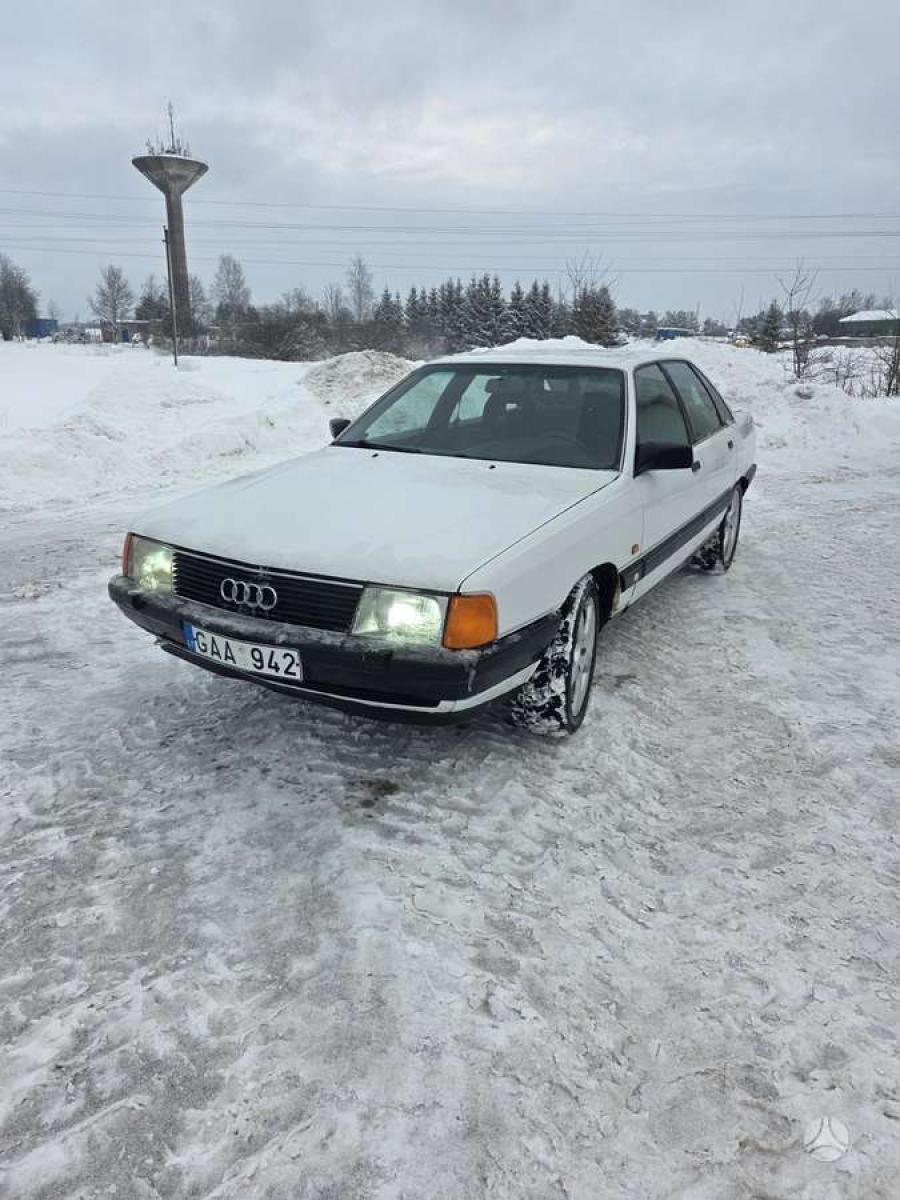 White Audi 100 1990 in Silale, with an engine capacity of 2.00 L and mileage of 160 thousand km for 1400 €, photo 3 on AUTOMOTO.COM.LV