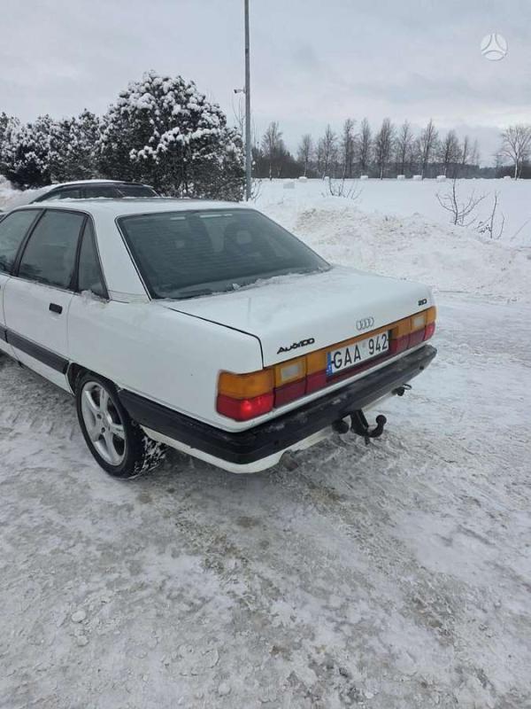 White Audi 100 1990 in Silale, with an engine capacity of 2.00 L and mileage of 160 thousand km for 1400 €, photo 5 on AUTOMOTO.COM.LV