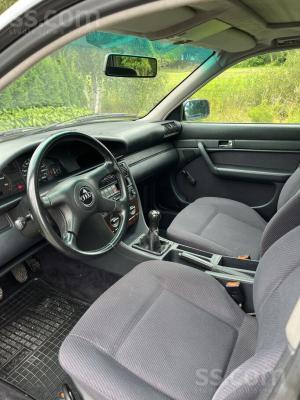 Balts Audi 100 2003 Ogre, ar dzinēja tilpumu 2.60 L un nobraukumu 229 tūkst. km par 4900 €, foto 9 vietnē AUTOMOTO.COM.LV