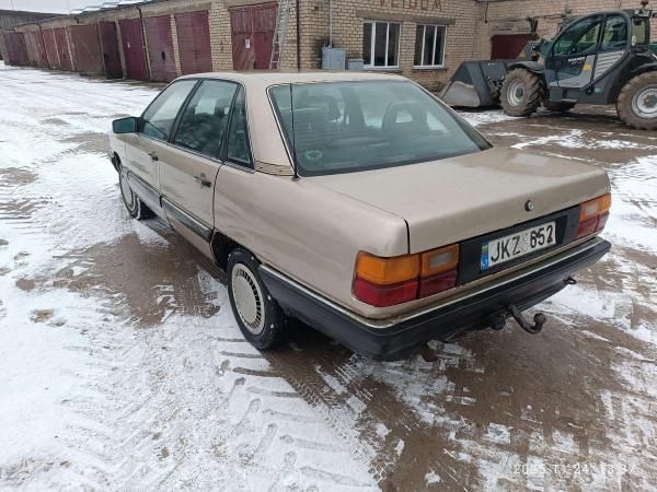 Yellow Audi 100 1985 in Kedainiai, with an engine capacity of 1.99 L and mileage of 100 thousand km for 700 €, photo 4 on AUTOMOTO.COM.LV
