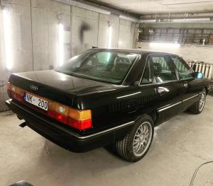Black Audi 200 1989 in Riga, with an engine capacity of 2.23 L and mileage of 235 thousand km for 9900 €, photo 5 on AUTOMOTO.COM.LV