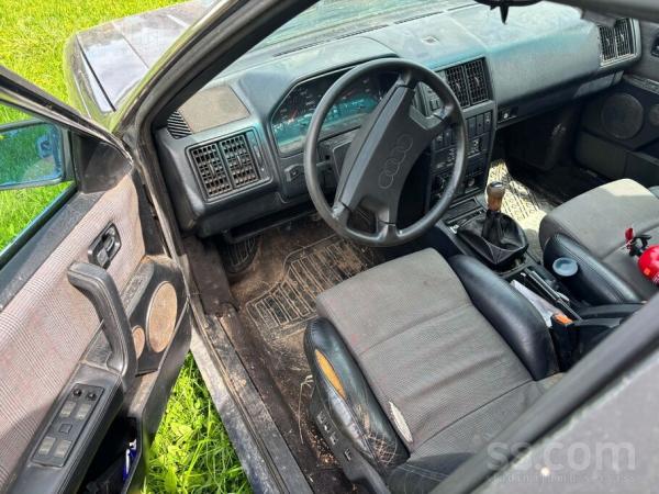 Blue Audi 200 1987 in Jekabpils, with an engine capacity of 2.20 L and mileage of 262 thousand km for 4000 €, photo 4 on AUTOMOTO.COM.LV