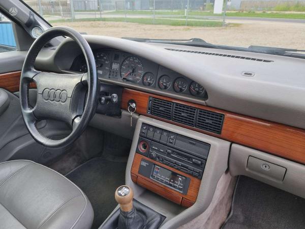 Pelēks Audi 200 1989 Pelva, ar dzinēja tilpumu 2.23 L un nobraukumu 226 tūkst. km par 17500 €, foto 6 vietnē AUTOMOTO.COM.LV