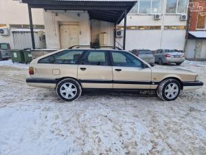 Audi 200 1990 in Vilnius, with an engine capacity of 2.20 L and mileage of 285 thousand km for 10900 €, photo  on AUTOMOTO.COM.LV