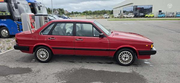 Красный Ауди 4000 1984 в Клайпеда, объемом двигателя 2.20 л и пробегом 320 тыс. км за 15000 €, фото 2 на AUTOMOTO.COM.LV