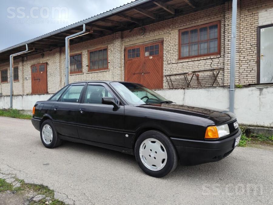 Melns Audi 80 1989 Rīga, ar dzinēja tilpumu 2.00 L un nobraukumu 303 tūkst. km par 1180 €, foto 1 vietnē AUTOMOTO.COM.LV