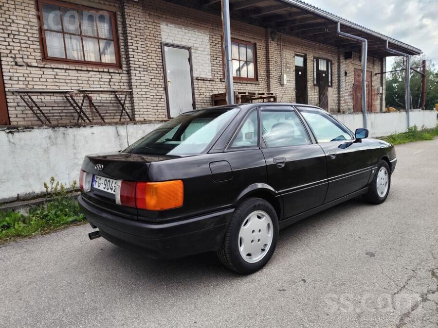 Melns Audi 80 1989 Rīga, ar dzinēja tilpumu 2.00 L un nobraukumu 303 tūkst. km par 1180 €, foto 4 vietnē AUTOMOTO.COM.LV