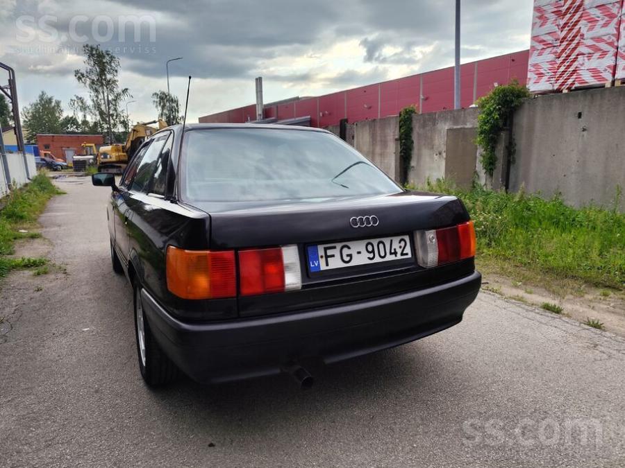 Melns Audi 80 1989 Rīga, ar dzinēja tilpumu 2.00 L un nobraukumu 303 tūkst. km par 1180 €, foto 7 vietnē AUTOMOTO.COM.LV