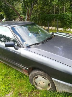 Black Audi 80 1989 in Valmiera, with an engine capacity of 1.80 L and mileage of 214 thousand km for 1100 €, photo 4 on AUTOMOTO.COM.LV