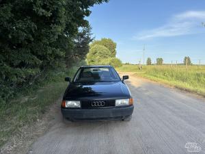 Black Audi 80 1989 in Mazeikiai, with an engine capacity of 2.00 L and mileage of 250 thousand km for 900 €, photo 3 on AUTOMOTO.COM.LV