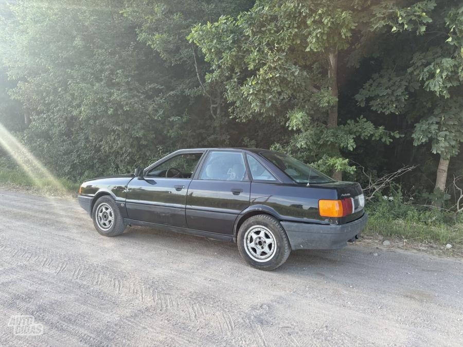 Black Audi 80 1989 in Mazeikiai, with an engine capacity of 2.00 L and mileage of 250 thousand km for 900 €, photo 4 on AUTOMOTO.COM.LV