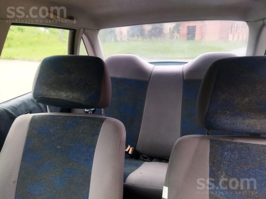 Melns Audi 80 1989 Daugavpils, ar dzinēja tilpumu 1.60 L un nobraukumu 340 tūkst. km par 1000 €, foto 3 vietnē AUTOMOTO.COM.LV