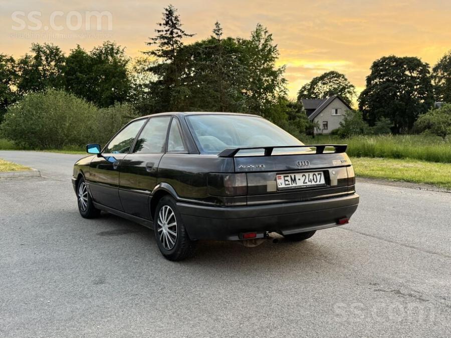 Melns Audi 80 1990 Kuldīga, ar dzinēja tilpumu 1.80 L un nobraukumu 179 tūkst. km par 800 €, foto 4 vietnē AUTOMOTO.COM.LV