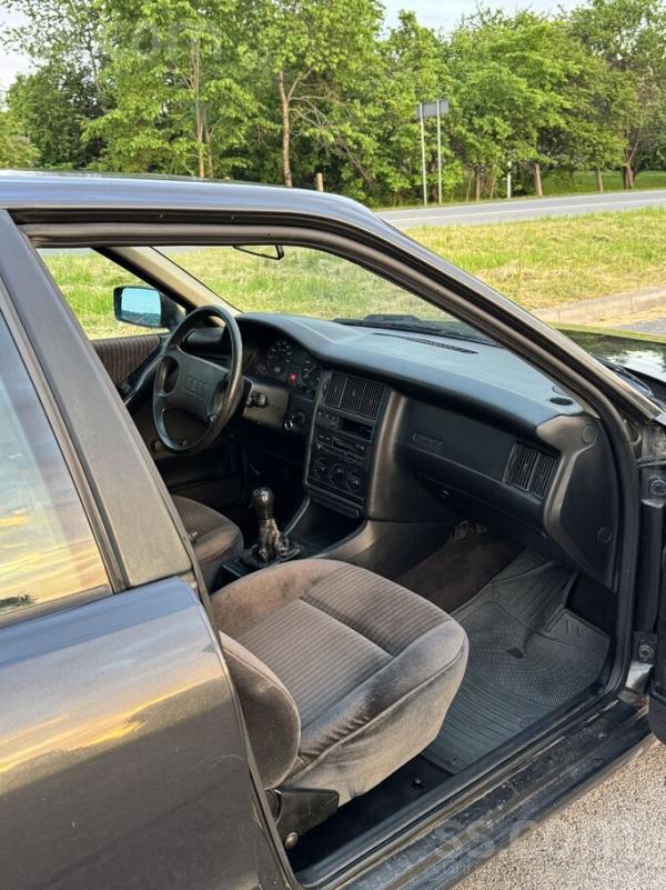 Melns Audi 80 1990 Kuldīga, ar dzinēja tilpumu 1.80 L un nobraukumu 179 tūkst. km par 800 €, foto 5 vietnē AUTOMOTO.COM.LV