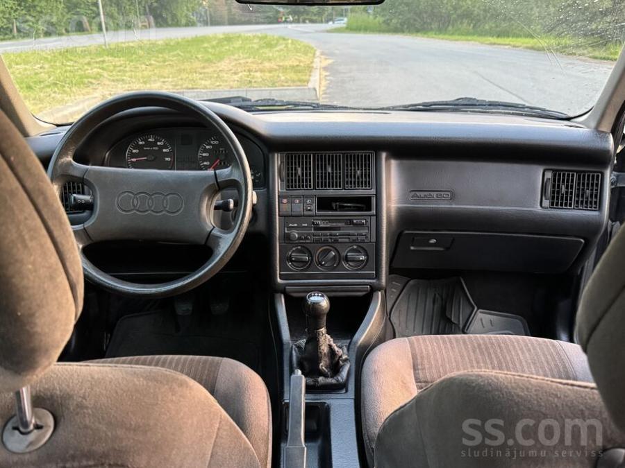 Melns Audi 80 1990 Kuldīga, ar dzinēja tilpumu 1.80 L un nobraukumu 179 tūkst. km par 800 €, foto 9 vietnē AUTOMOTO.COM.LV