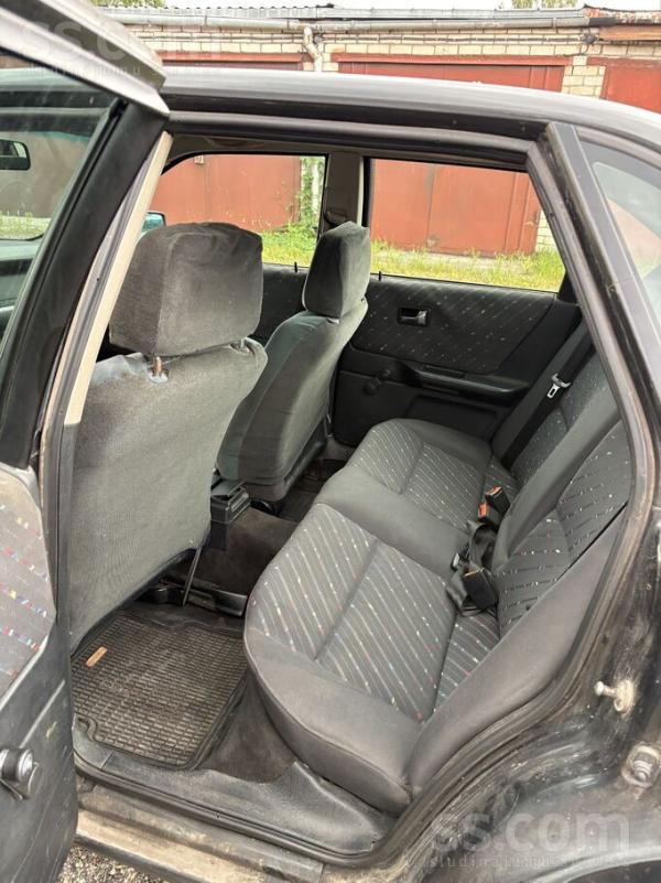 Black Audi 80 1991 in Riga, with an engine capacity of 1.90 L and mileage of 500 thousand km for 850 €, photo 6 on AUTOMOTO.COM.LV