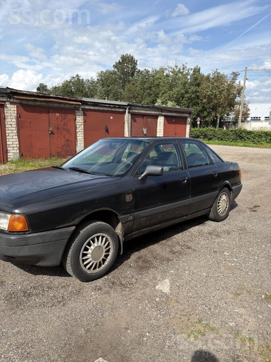 Black Audi 80 1991 in Riga, with an engine capacity of 1.90 L and mileage of 500 thousand km for 450 €, photo 4 on AUTOMOTO.COM.LV