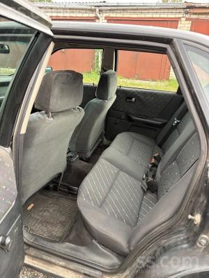 Black Audi 80 1991 in Riga, with an engine capacity of 1.90 L and mileage of 500 thousand km for 450 €, photo 7 on AUTOMOTO.COM.LV